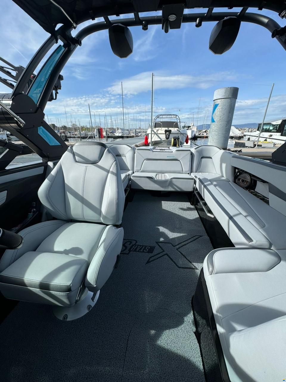 2024 MasterCraft XStar S | 2024 | blue & black, CHF 238.500,-