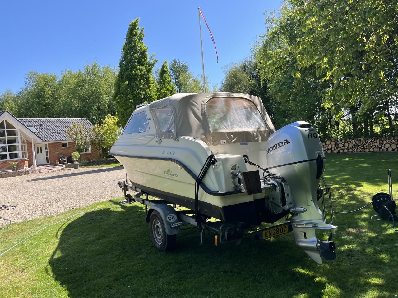 2001 Uttern 5500 ht, DKK 79.500,-