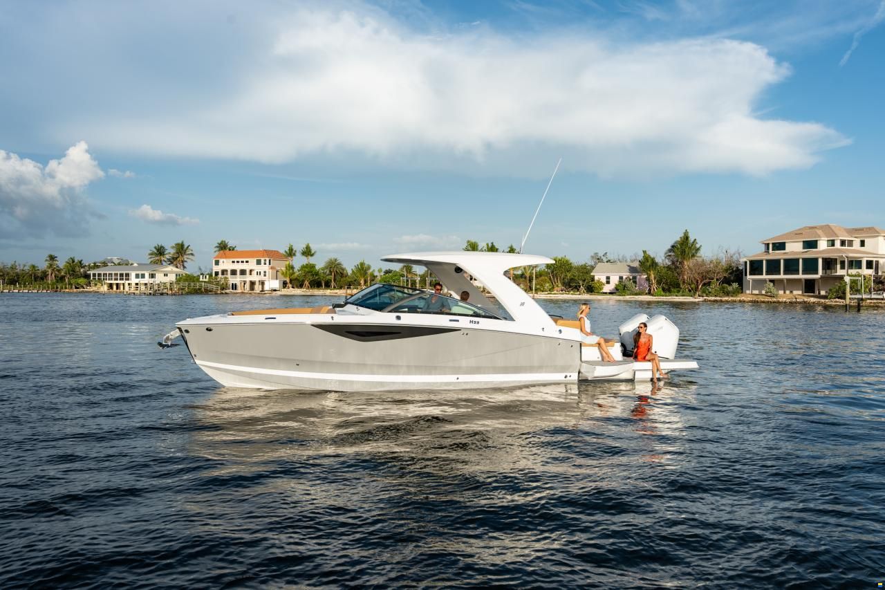 2026 Four Winns H33 OB, 513 900 EUR