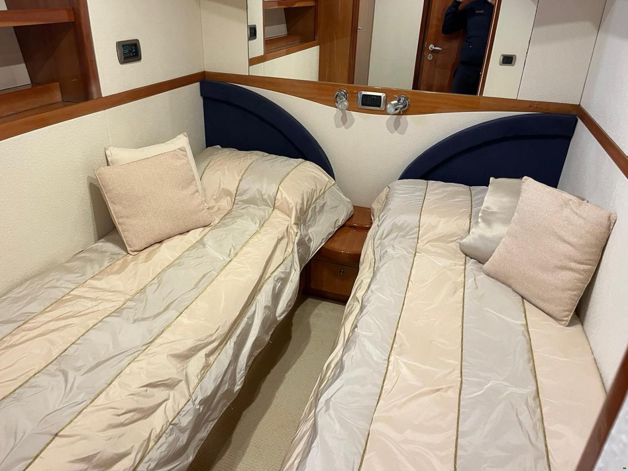 2004 AICON Yachts 52 Fly Bridge, 190.000 EUR