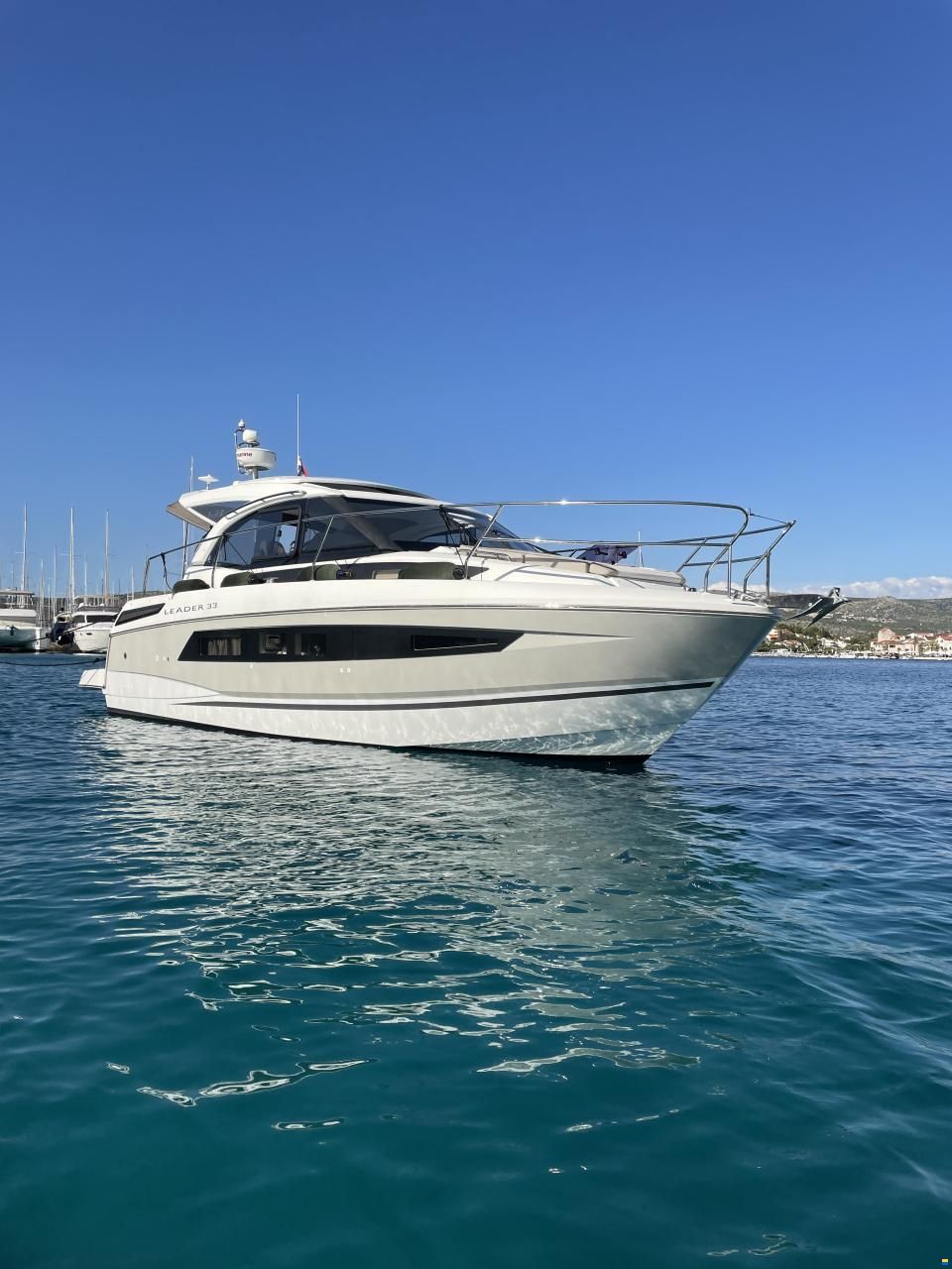 2017 Jeanneau Leader 33, EUR 219.000,-