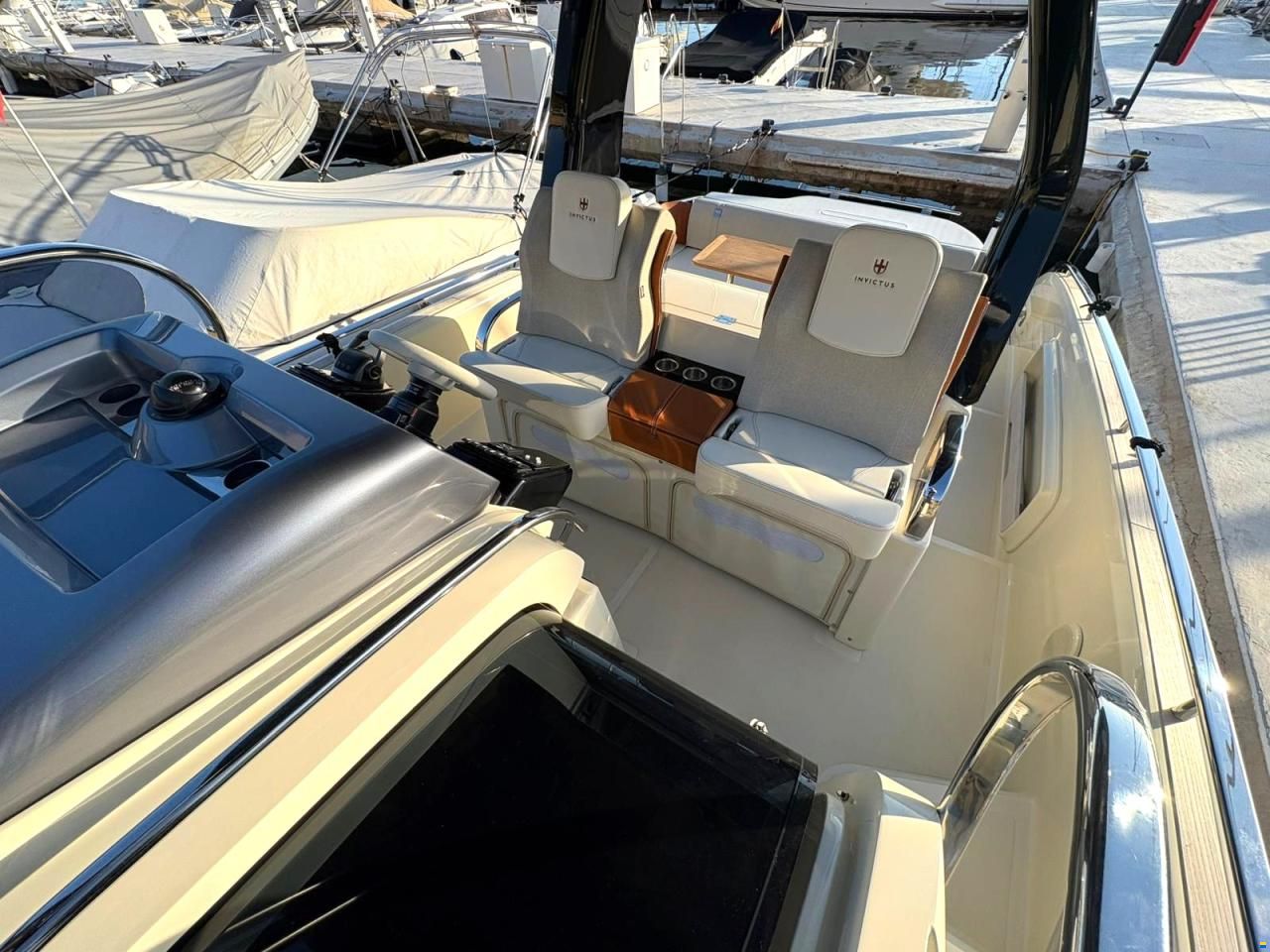 2025 Invictus 320 GT, EUR 360.000,-