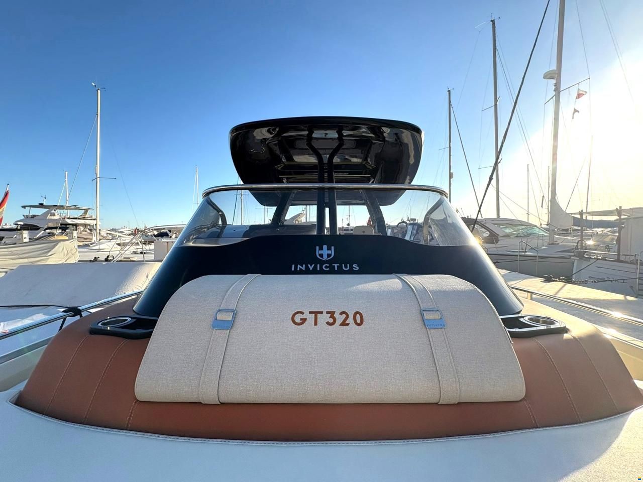 2025 Invictus 320 GT, EUR 360.000,-