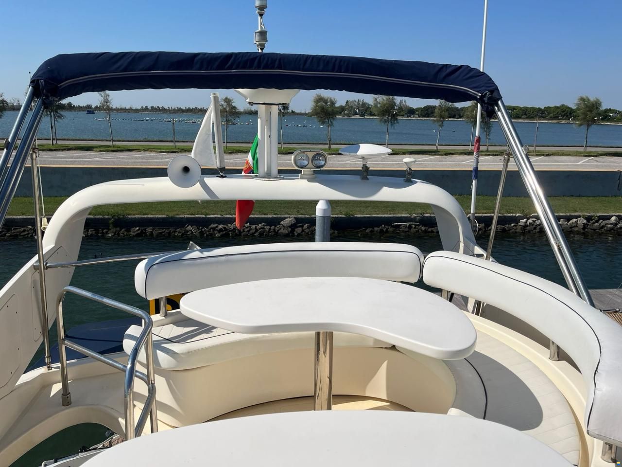 2004 AICON Yachts 52 Fly Bridge, 190 000 EUR