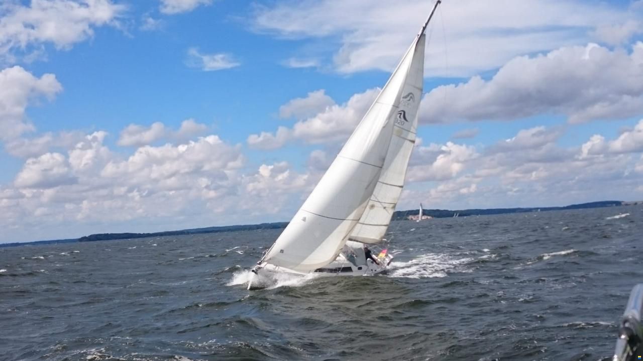 2010 Hanse 320, 68 000 EUR