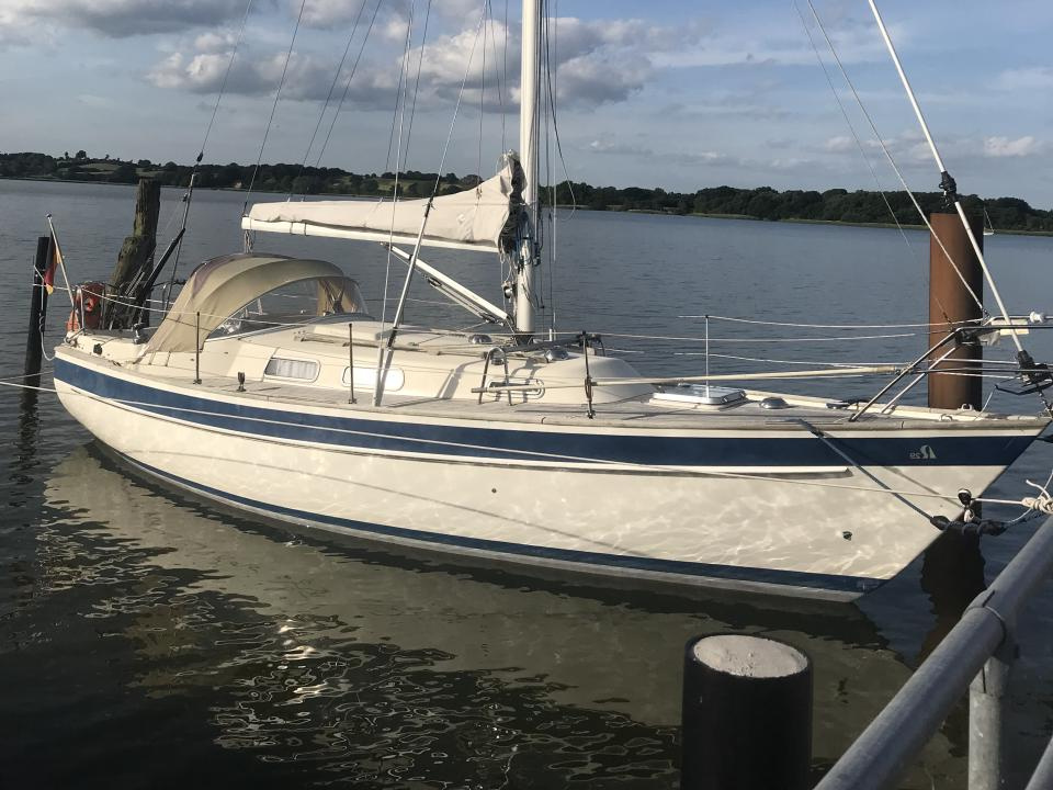 1988 Hallberg-Rassy HR 29, EUR 37,500