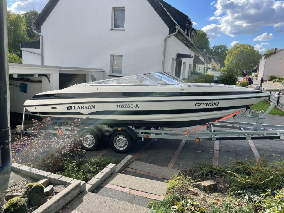 2006 Larson LXI 228, EUR 32.000,-