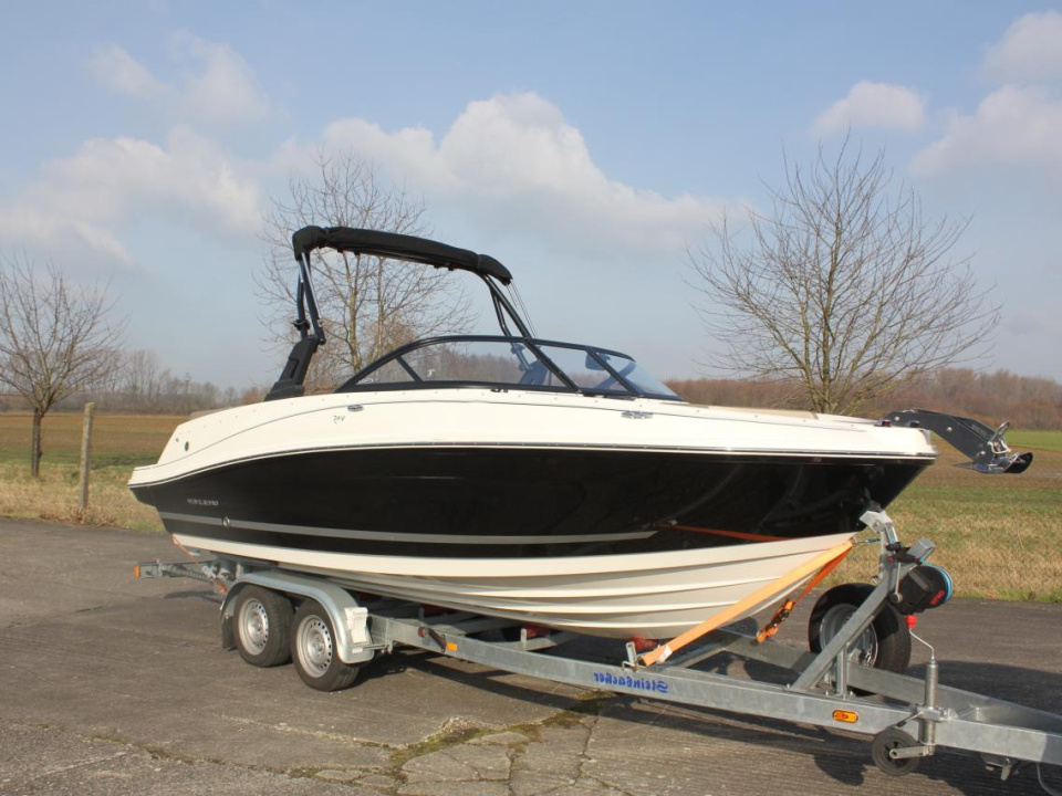 2019 Bayliner VR5 mit Wakeboardtower, EUR 52.900,-