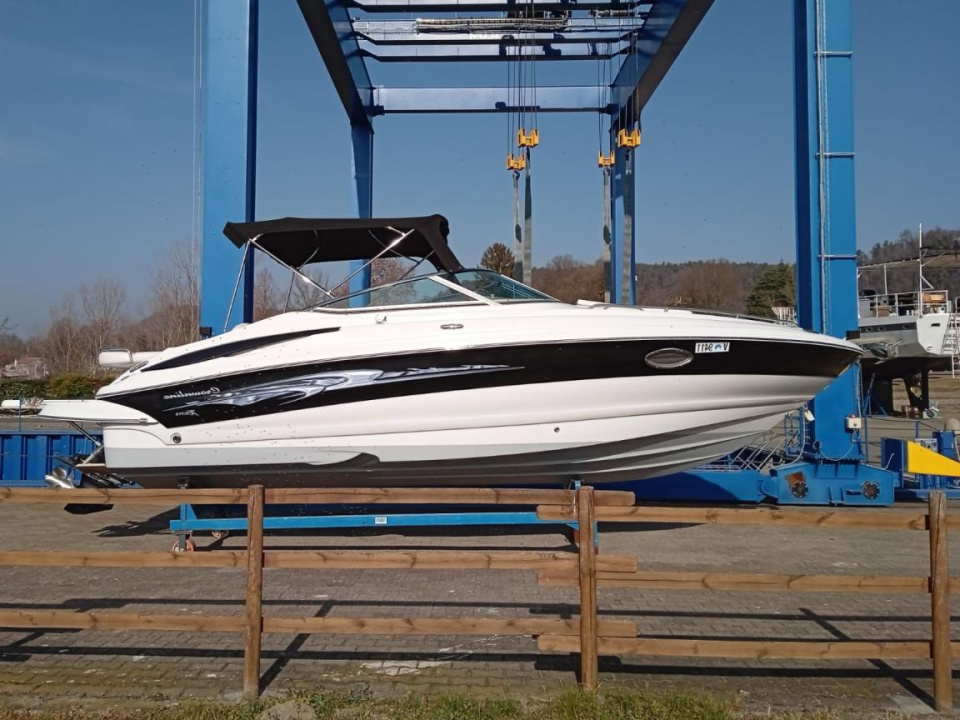 2009 Crownline 255 CCR, EUR 45.000,-