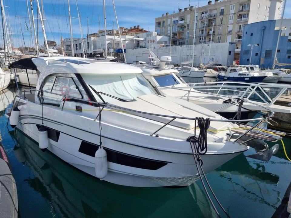 2020 Bénéteau Antares 9 OB, EUR 139.000,-