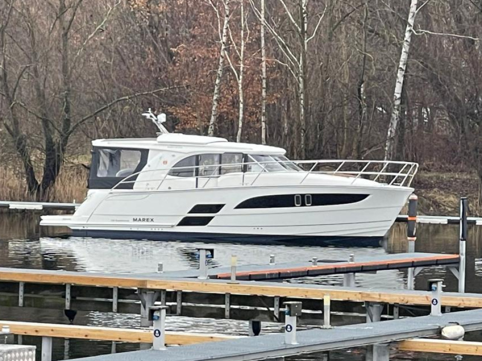 2022 Marex 330 Scandinavia to sell