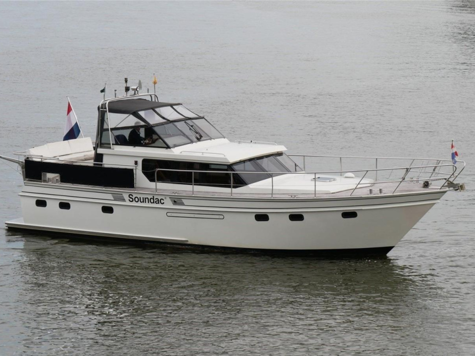 1989 Valk Super Falcon 45, Riservato