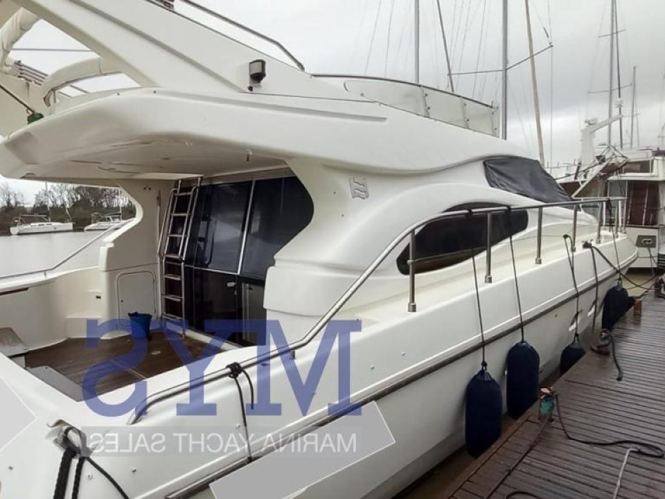 2000 FERRETTI 46 FLY, EUR 265.000,-