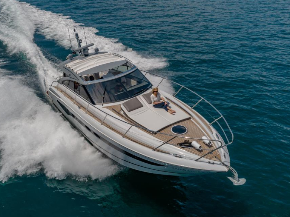 2019 Princess V45, EUR 465.000,-