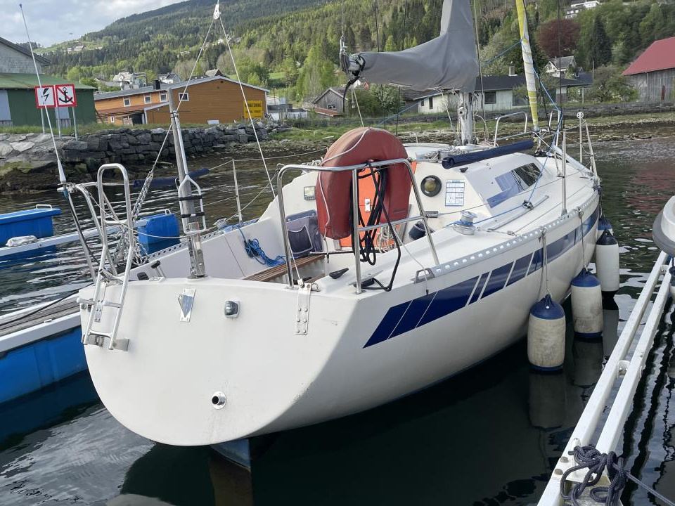 1982 Bénéteau First 28, EUR 6.600,-