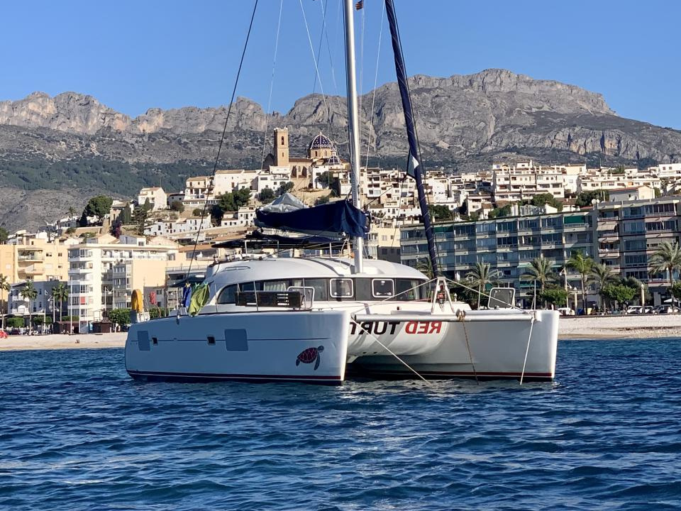 2006 Jeanneau Lagoon 380 S2 to sell