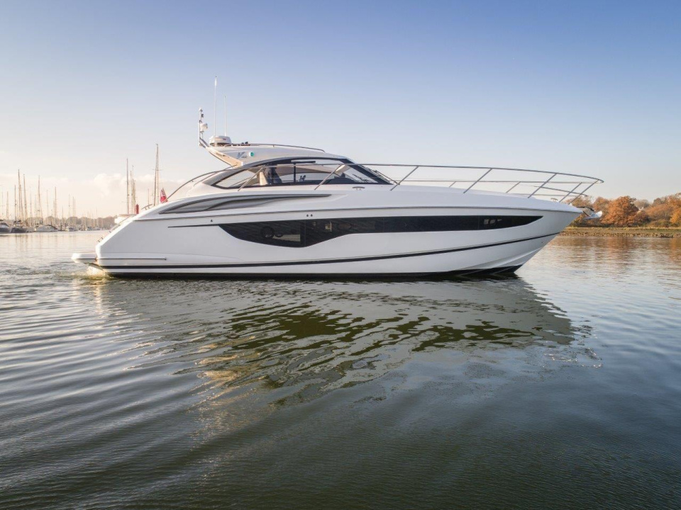 2019 Princess V40, DKK 3.950.000,-