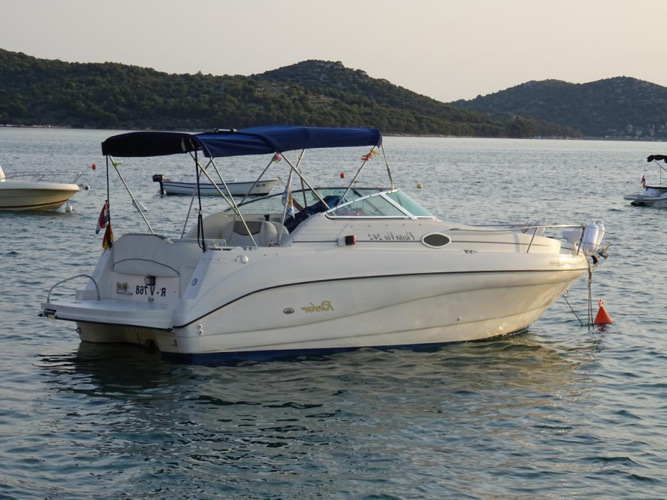 2000 Rinker Fiesta Vee 242, EUR 35.000,-