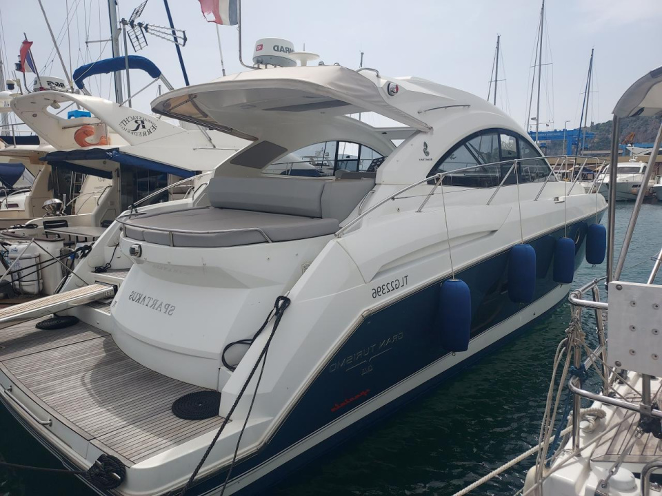 2015 Bénéteau GT 44, 329 000