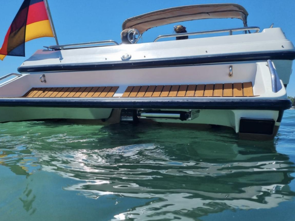 1988 Formula 223ls, EUR 29,800