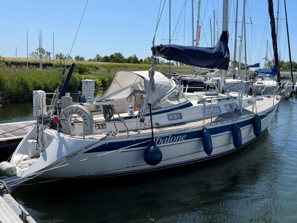 1998 Hallberg-Rassy 31, 79 500