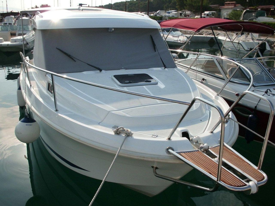 2011 Bénéteau ANTARES 750 HB, EUR 49.000,-