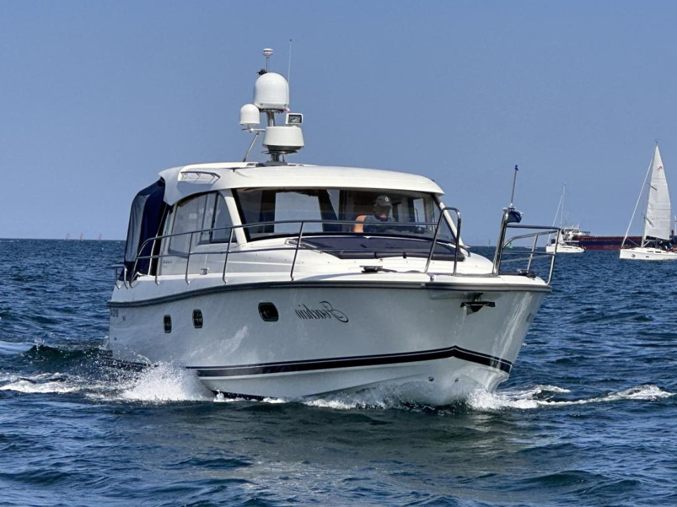 Nimbus 310 coupe Power Boats Search And Buy a Used Boat