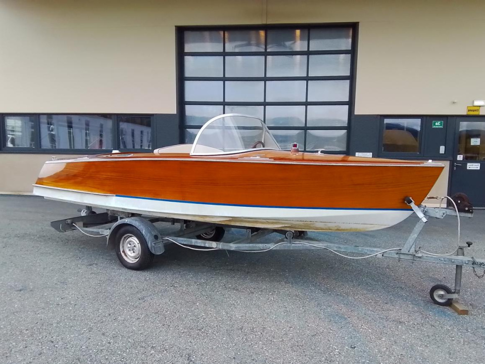 Carl Martens 5 Meter Holzelektroboot, EUR 29.000,-