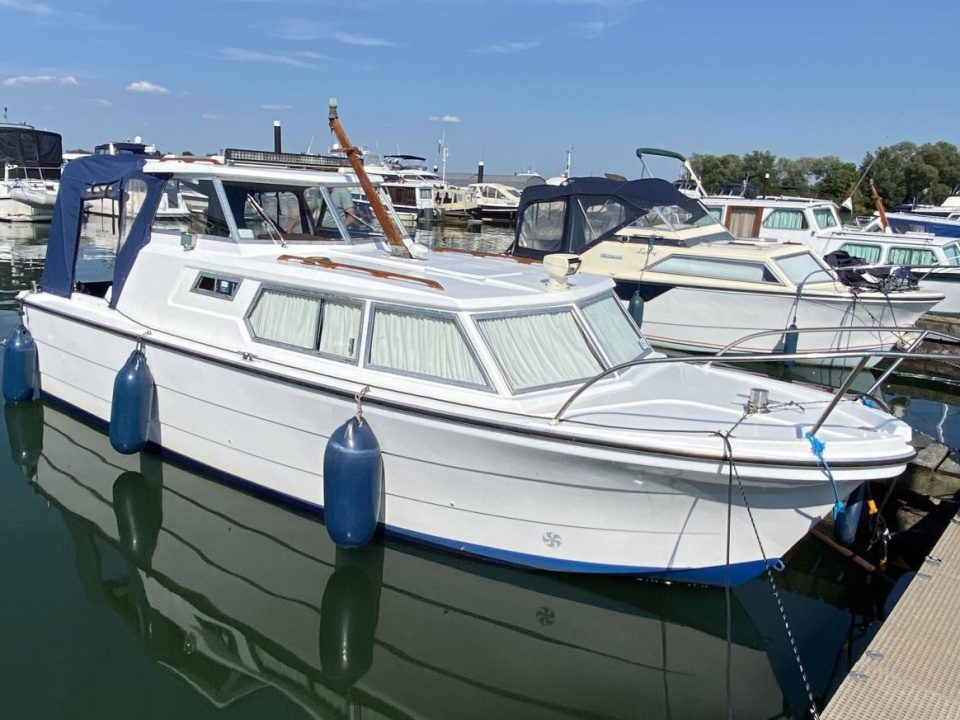 1980 Kajuitboot 700, EUR 4.000,-