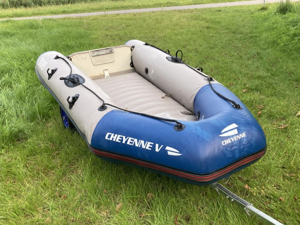 1900 Cheyenne V-300, EUR 25