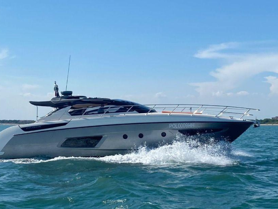 2011 Azimut ATLANTIS 48 HT, EUR 420.000,-