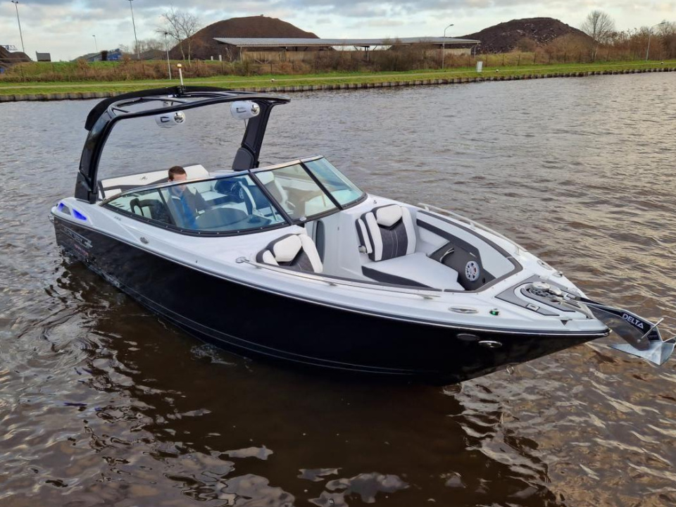 2023 Monterey 278SS Bowrider met boegschroef zu verkaufen