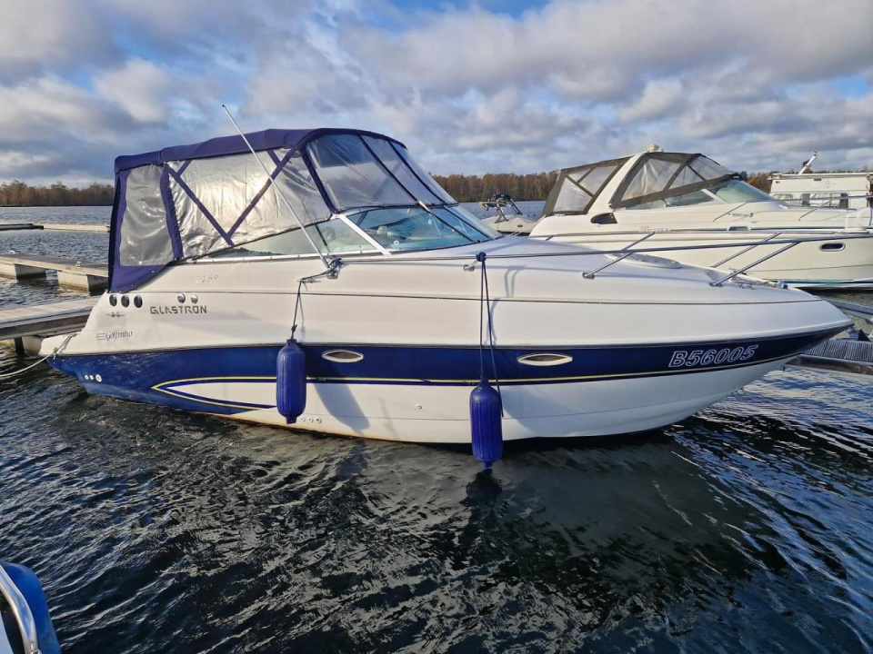 Under Offer: 2006 Glastron GS 259