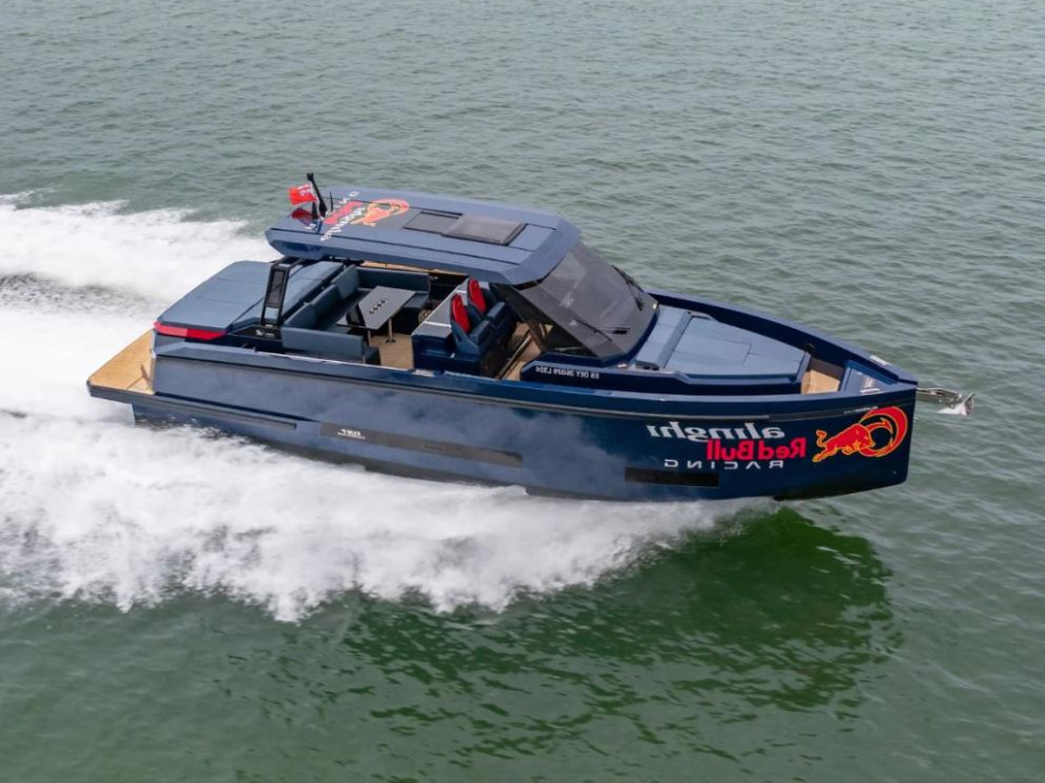 2024 De Antonio D37 Alinghi Red Bull Racing, EUR 490'000.-