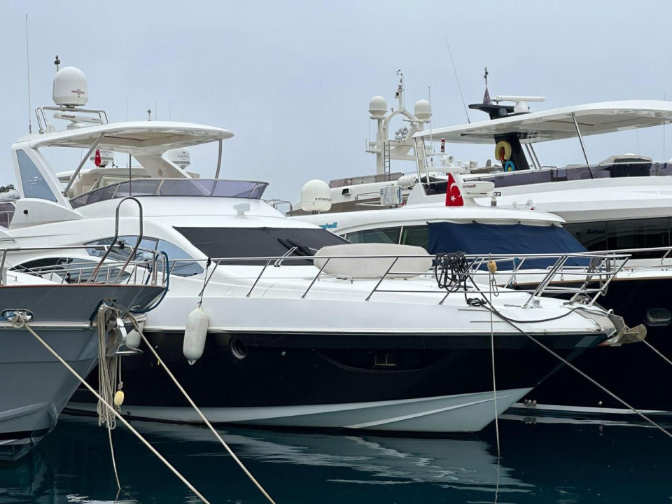 2013 Azimut 64 Fly, EUR 1.230.000,-