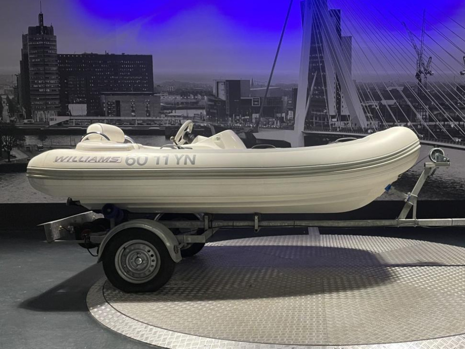 Smits Jachtmakelaardij, Netherlands