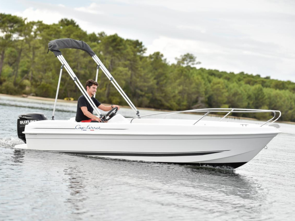 B2 Marine Cap Ferret 452 Fish, CHF 9.500,-