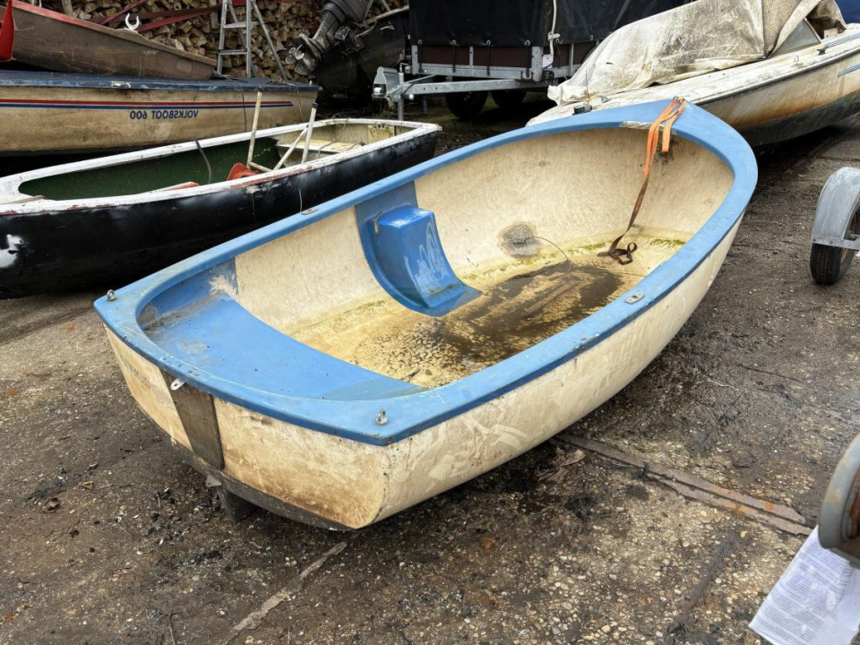 1900 Roeiboot 300, EUR 25,-