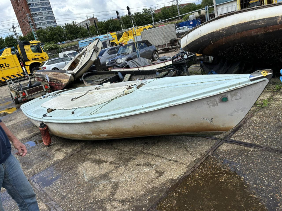 1900 Zeilboot 710, EUR 25,-