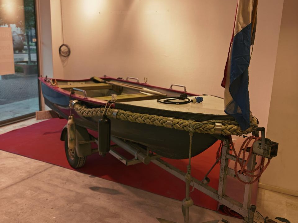 Vissersboot met trailer en motor, EUR 950,-