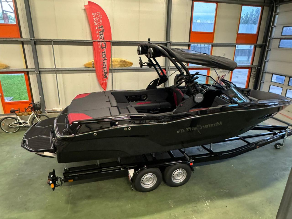 2024 MasterCraft NXT23 | 2024 | Black & Black flakes, 194 500 CHF