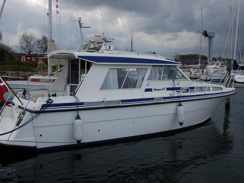 2002 Saga 32, EUR 81,000