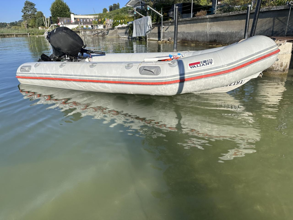 2017 Valiant Schlauchboot Aussenbordmotor, CHF 3.300,-