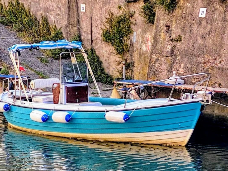 Fundoni Gozzo 14 posti, EUR 15.000,-