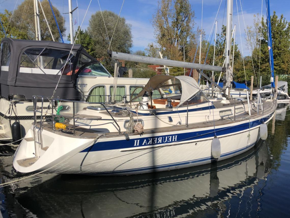 1998 Hallberg-Rassy HR 36 MK II, Under Offer