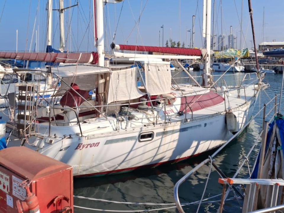 1986 Jeanneau Trinidad 48 cutter, EUR 100.000,-