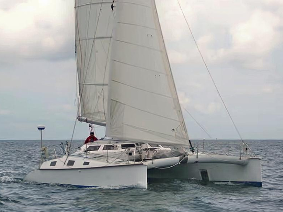 1988 Azuli 38 catamaran, 109 000 EUR