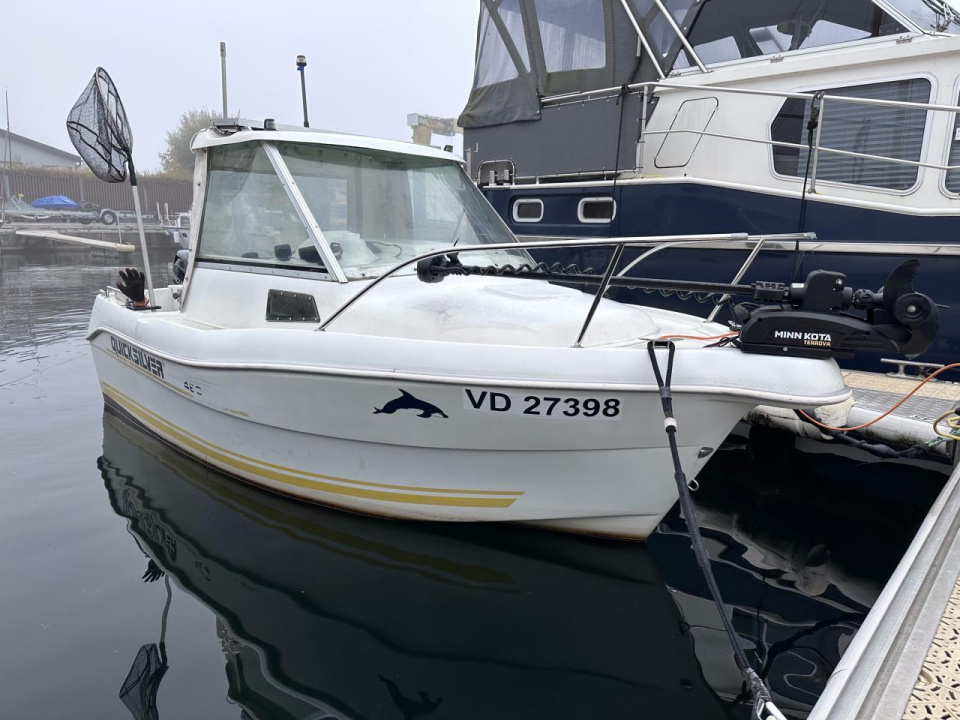 2000 Quicksilver 460, CHF 12,000