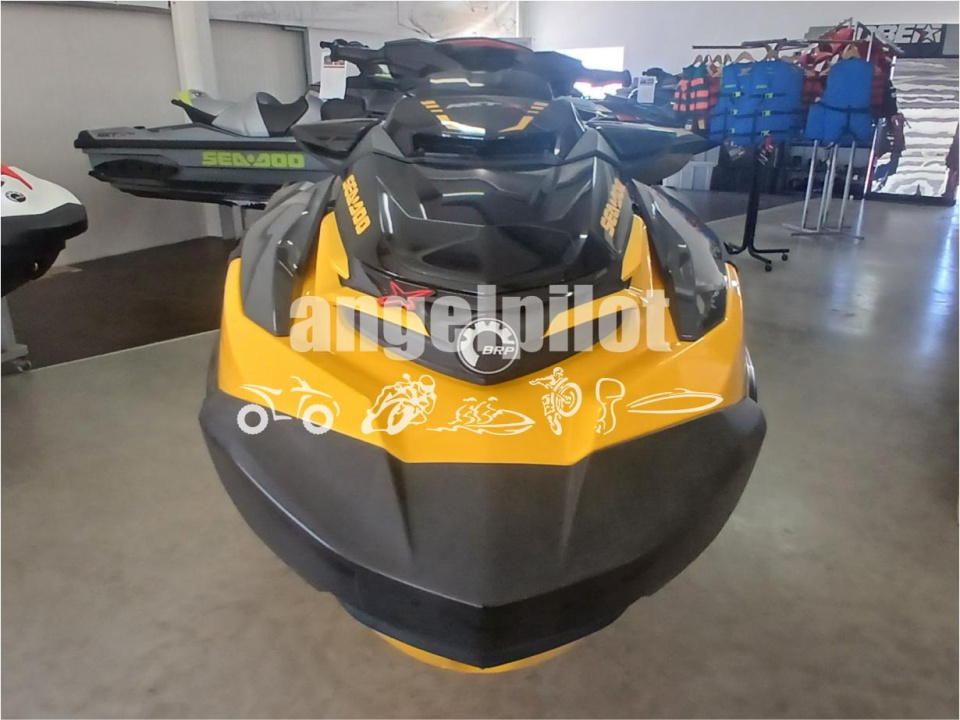 2022 Sea-Doo RXT-X 300, EUR 21.000,-