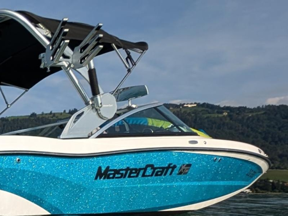 2017 MasterCraft XT20 | 2017 | White & Blue falkes, CHF 84.500,-